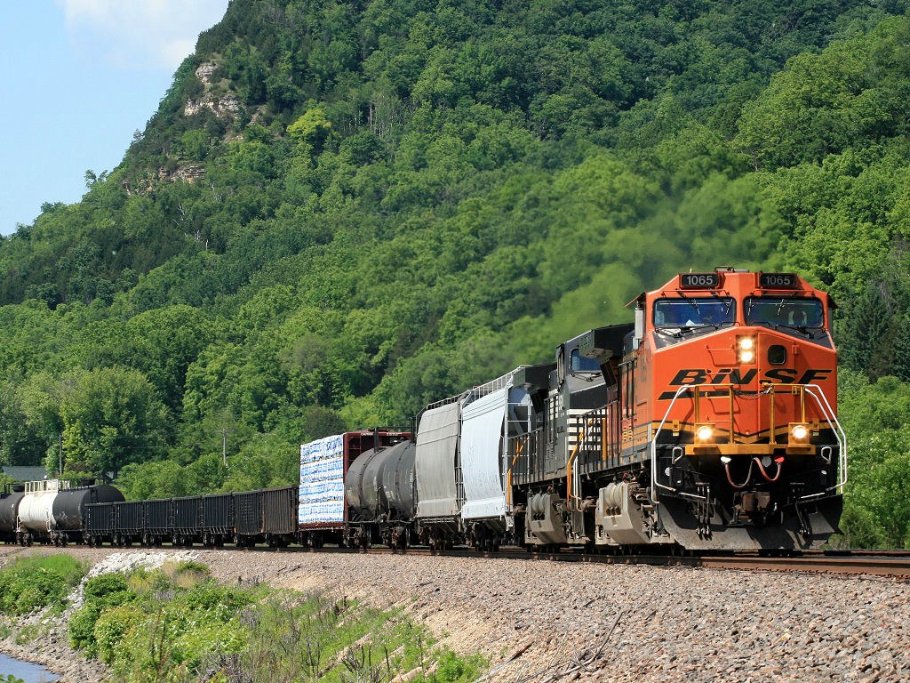 BNSF 1065